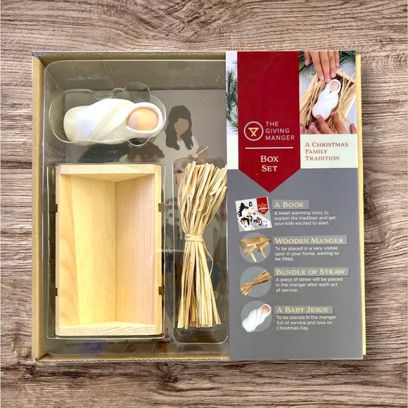 Holiday | Nib The Giving Manger Box Set W Book Manger Straw And Baby ...